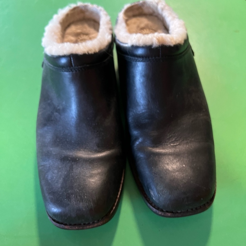Black Shearling-Lined Clogs - Gem